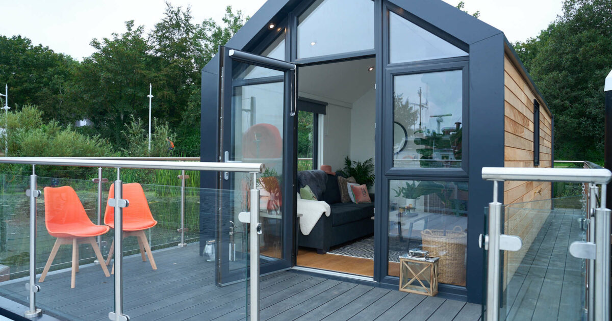 Cabin (C) 250 Houseboat | Bluefield Houseboats