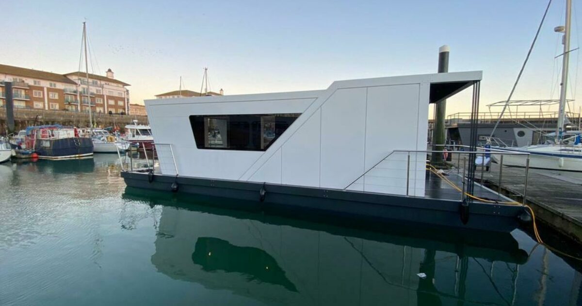 Marina (M) 350 houseboat is the perfect floating home for marina style ...